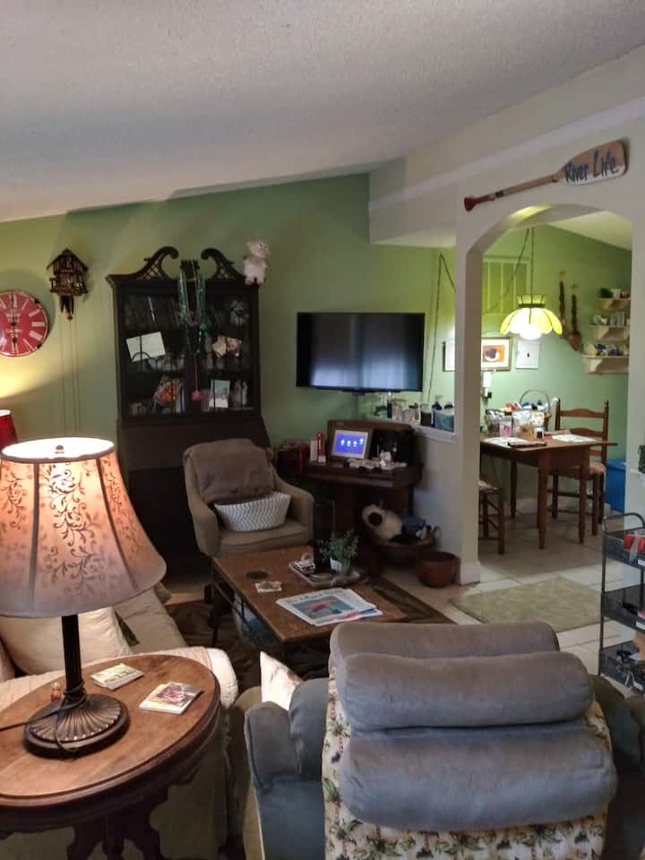 1950s Cottage Home - Beaufort, SC