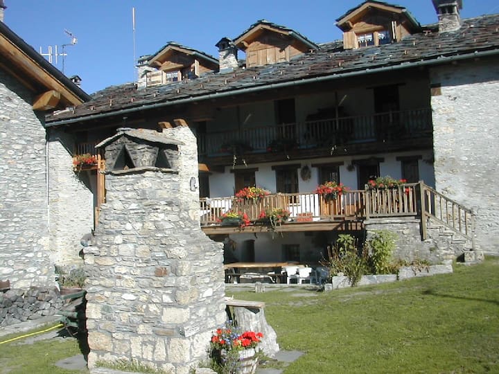 Casa In Montagna, Tanto Sole E Passeggiate, 1800 M - Aostatal