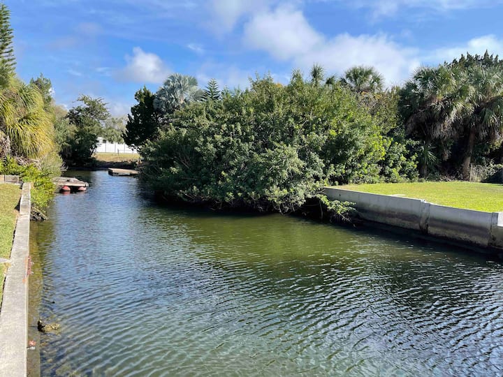 Sunny And Spacious 3 Bedroom 2 Bath Hudson! Fl. - Hudson, FL