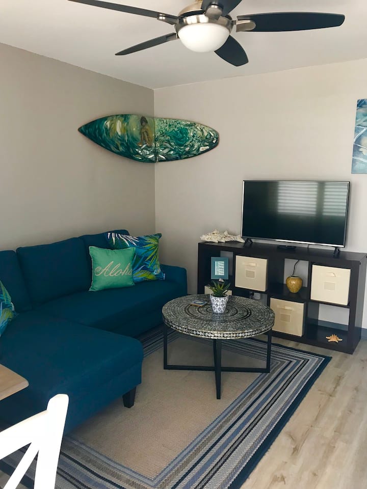 The Surf Shack - 1 Bed/ 1 Bath/ 1 Parking Stall - Honolulu