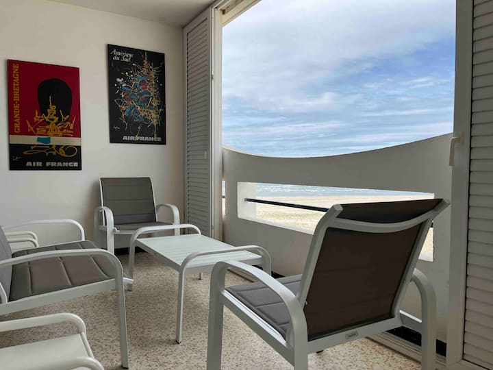 Au Grau, Les Pieds Dans L'eau - Aigues-Mortes