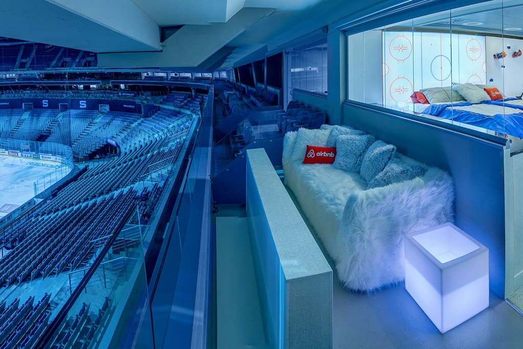 Airbnb skybox v O2 areně in Prague