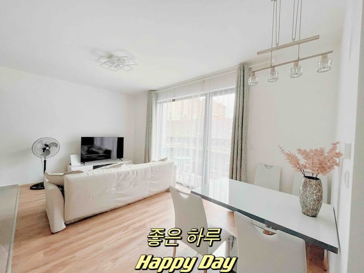 Spacious Apartment With Balcony - Budapest