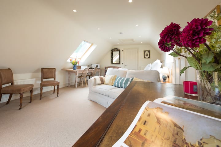 Snuggle-up Studio-tennis Views Parking At Paxford - Moreton-in-Marsh