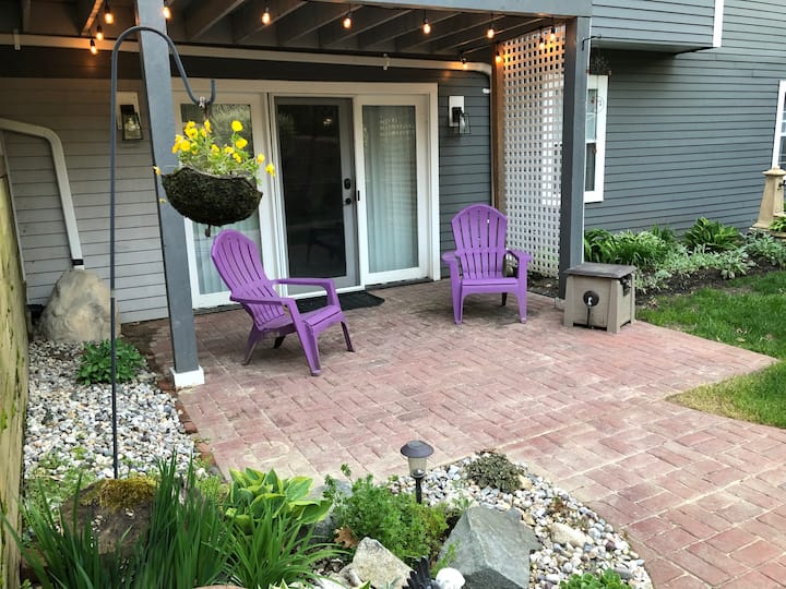 Private, Modern Guest Suite With Queen Size Bed. - Scituate, MA