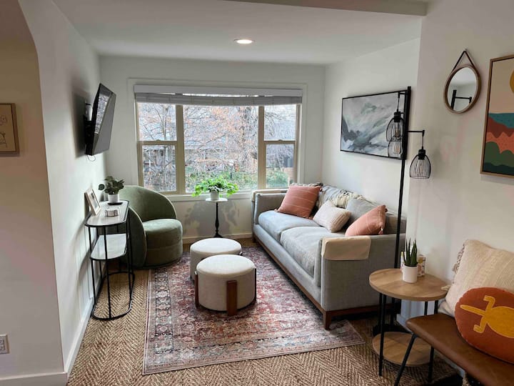 9th&9th- Open And Light 1 Bdrm Top Floor Apt. - Salt Lake City, UT