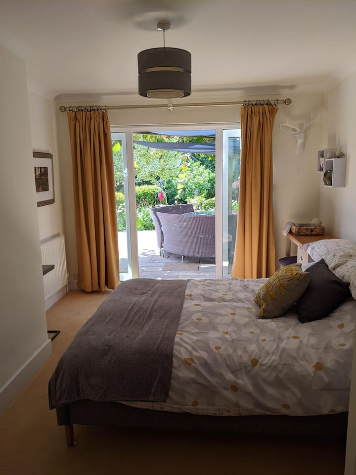 The Bun Room, Private Double Room With En-suite. - New Forest