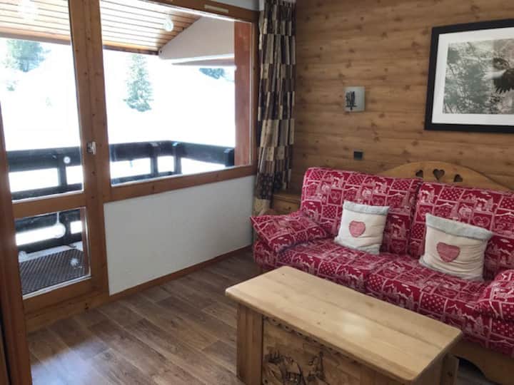 Skis Aux Pieds, Proche Commerces Et Transports - La Tania