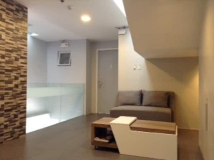 F2m Tower Room Next To Mall - Rm2 - Legazpi City