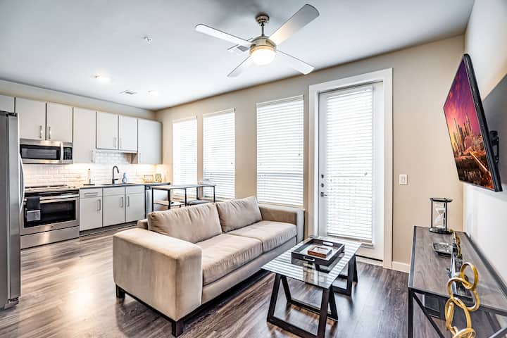 Dallas Downtown Historic District Vacation Rentals & Homes - Dallas, TX ...