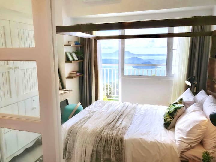 The Modern Treehouse - Perfect Taal View - Tagaytay