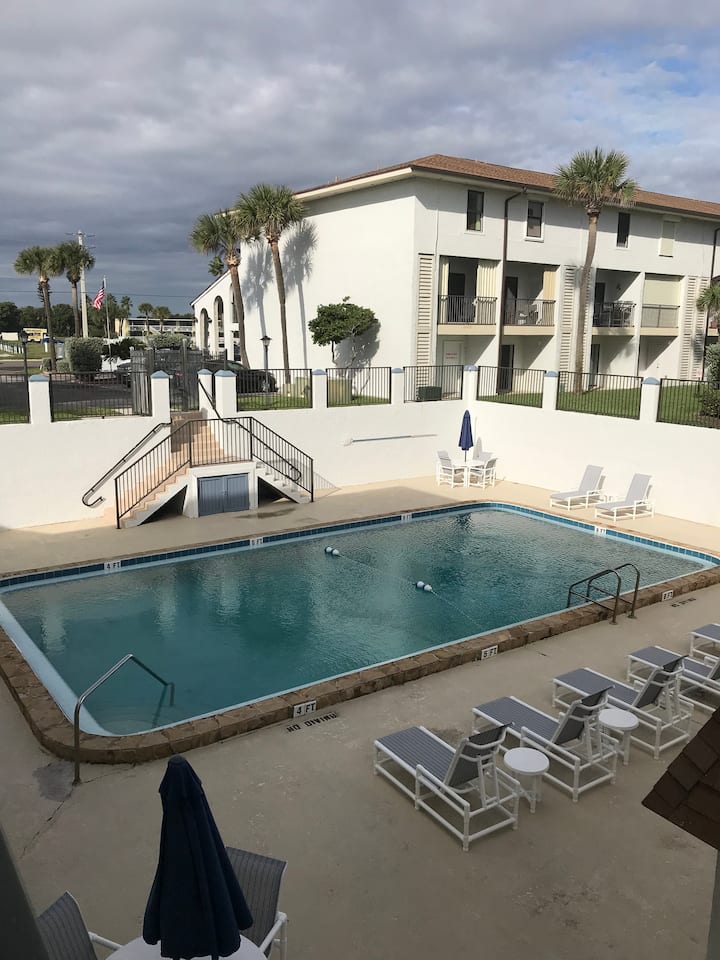 Beach Front Renovated 1st Fl Condo W Pool And Deck - Satellite Beach, FL
