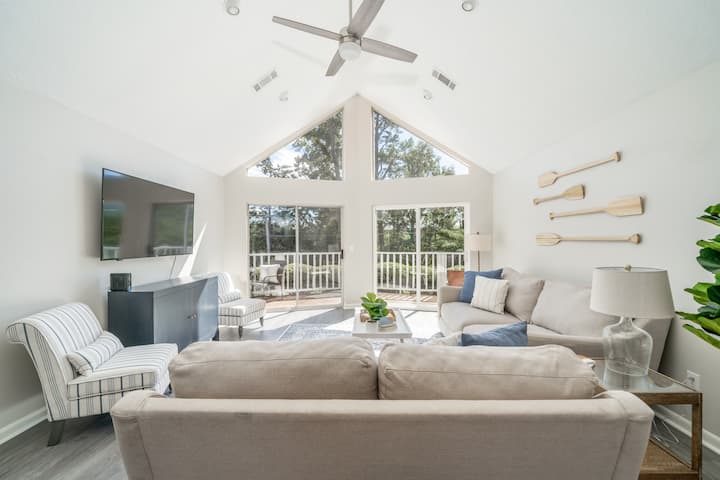 Lake Hamilton Home, Dock Access, 3 Bedroom, 2 Bath - Hot Springs, AR