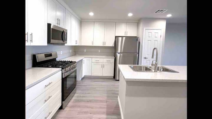 2bedroom Apartment With Pool And Gym - Riverside, CA