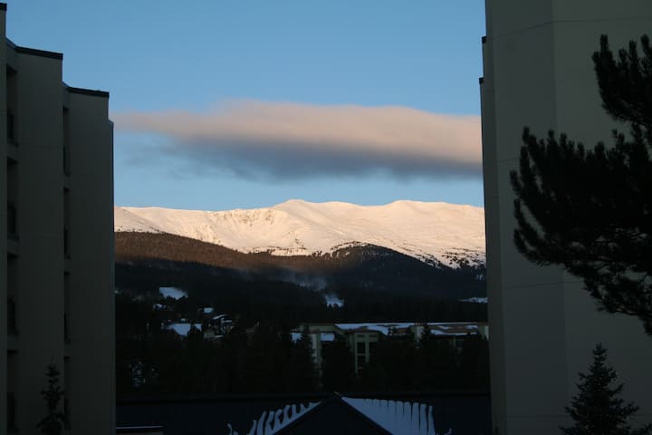 Immaculate Condo 300 Yards To Lift - Breckenridge, CO