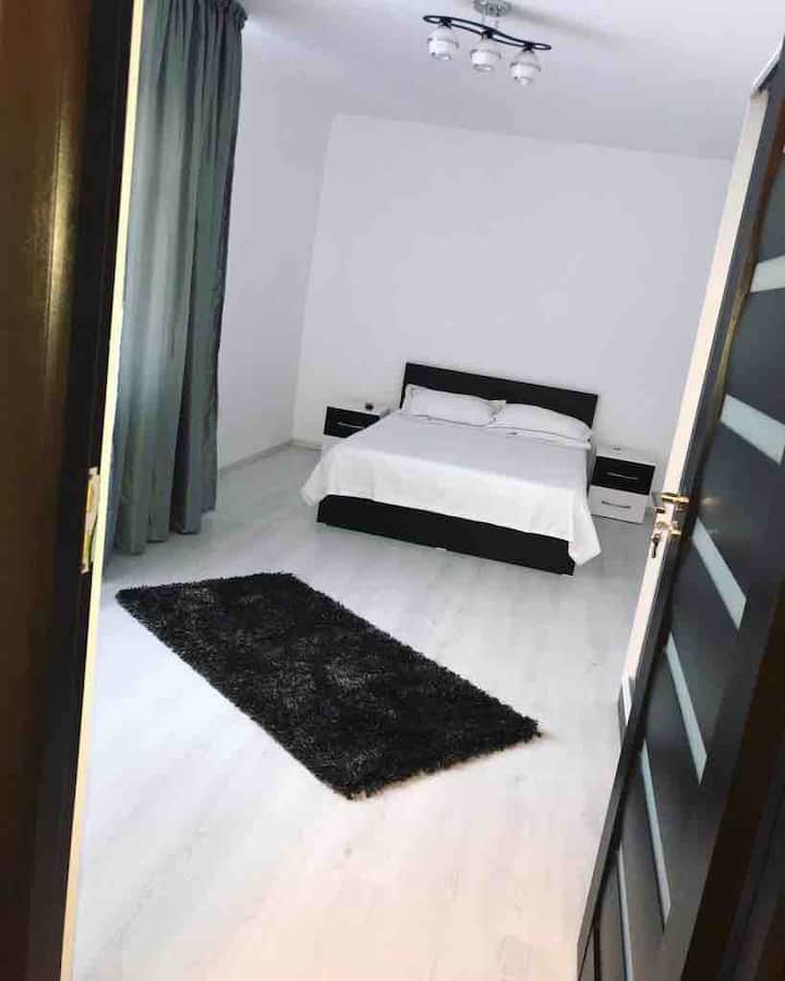 Garsoniera îN Craiova, Zona Parcul N. Romanescu - Craiova