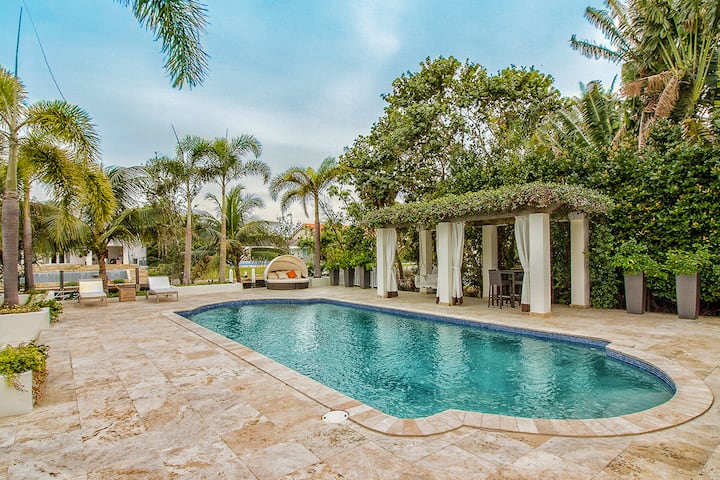 Miami Luxury Villas & Vacation Rentals | Airbnb Luxe | Luxury Retreats