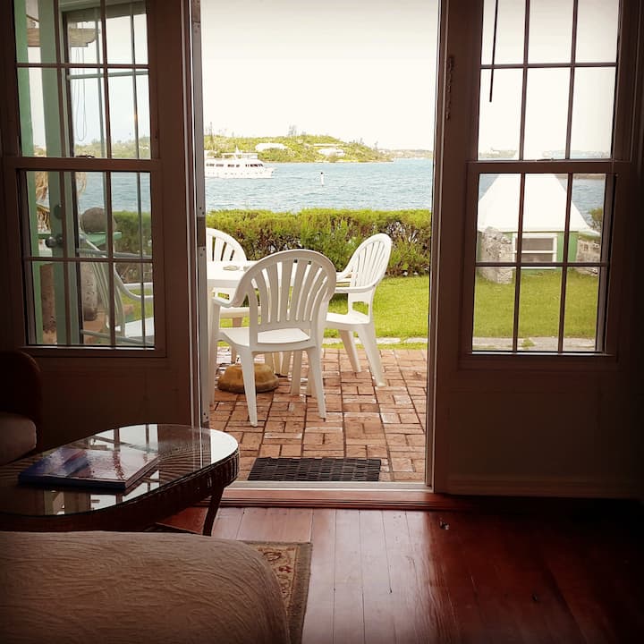 Seasong On The Water-greenbank - Bermuda