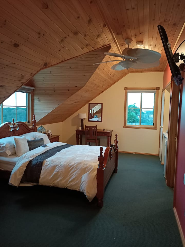 Beaumaris Beach Queen Ensuite With Spa - St Helens