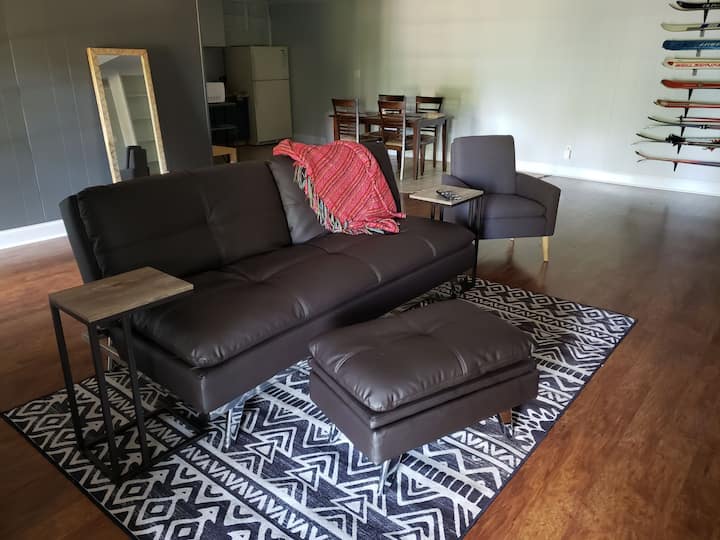 Spacious Retreat, Mountain Views, Near Downtown. - Knoxville, TN