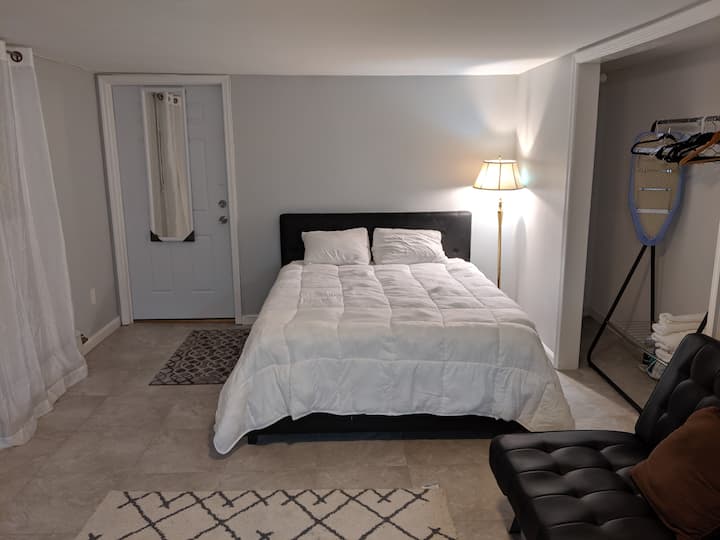 Cozy Apartment With Private Side Entrace - Van Cortlandt Park