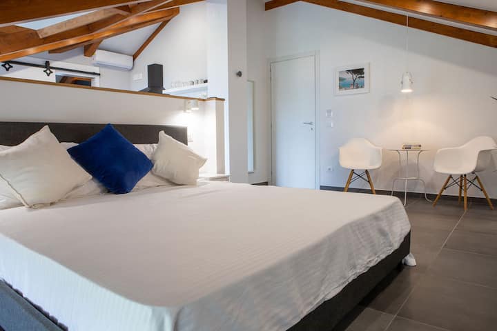 The Cliff Apartment 3 (Capri Suite ) - Furore