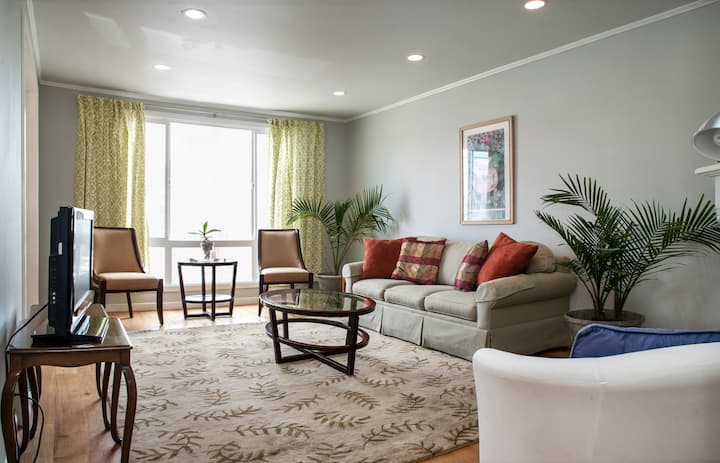 Beautiful Sf 2br W/ Ocean Views - San Francisco, CA