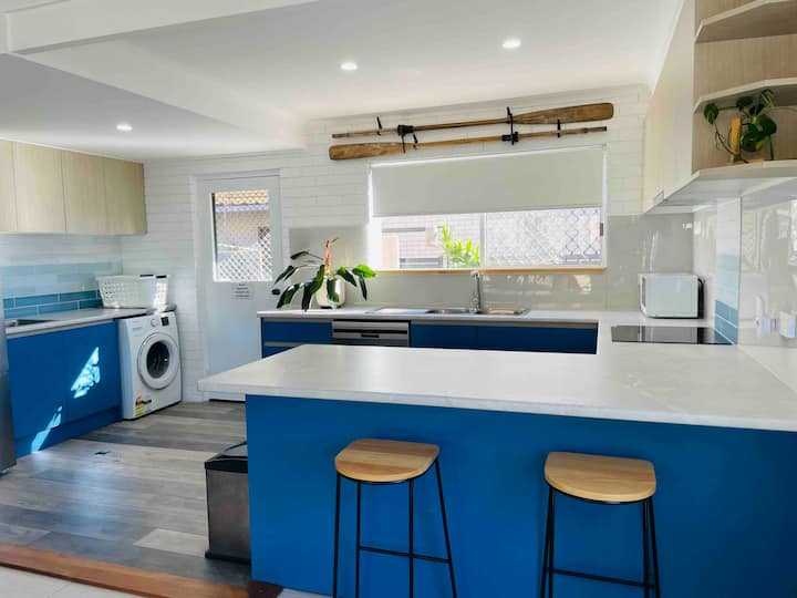 Long & Short Stays Avail. Close To The Beach. - Sandstone Point