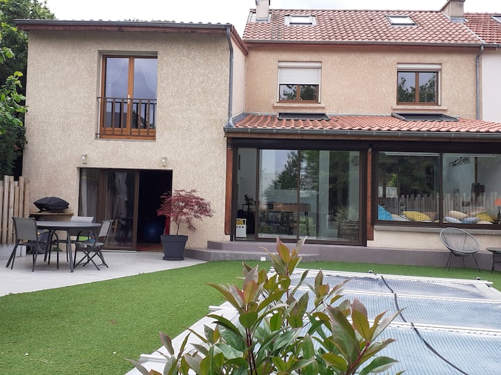 Grande Maison Familiale Piscine Privée 4 Chambres - Clermont-Ferrand