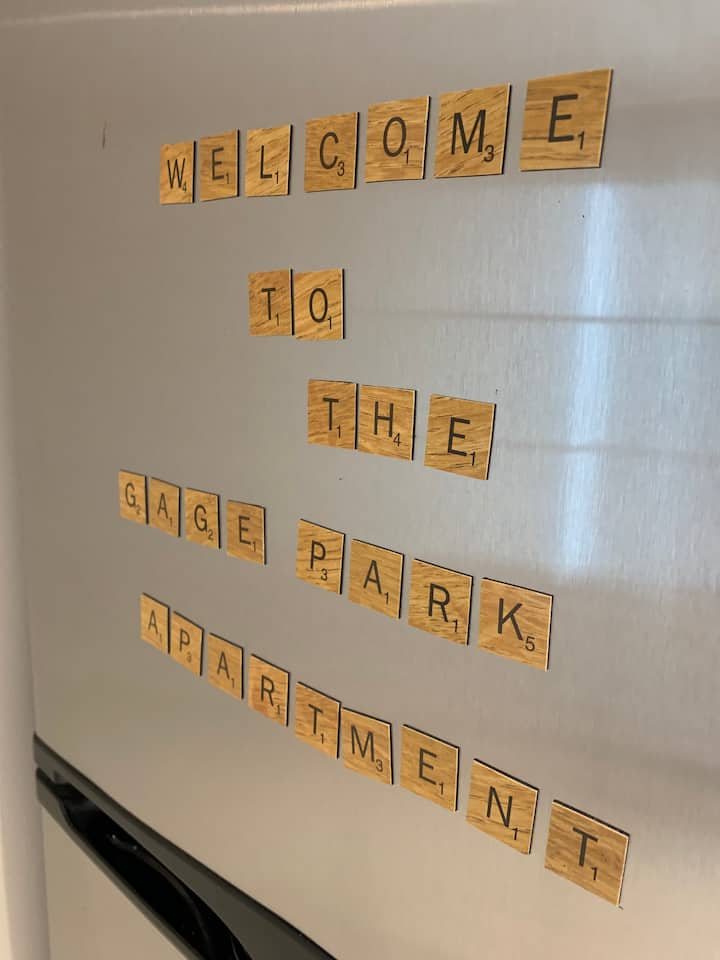 Cozy Gage Park Apartment - カナダ ハミルトン
