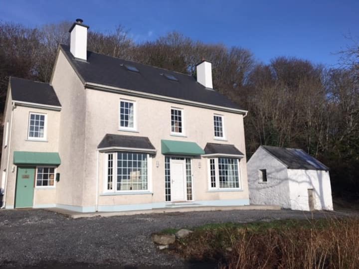 An Uaimh , Superb 6 Bedroom House. - County Donegal