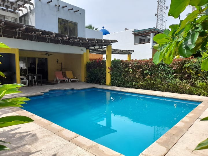 Amplia, Cómoda Y Relajante De Estilo Mediterráneo - Puerto San José