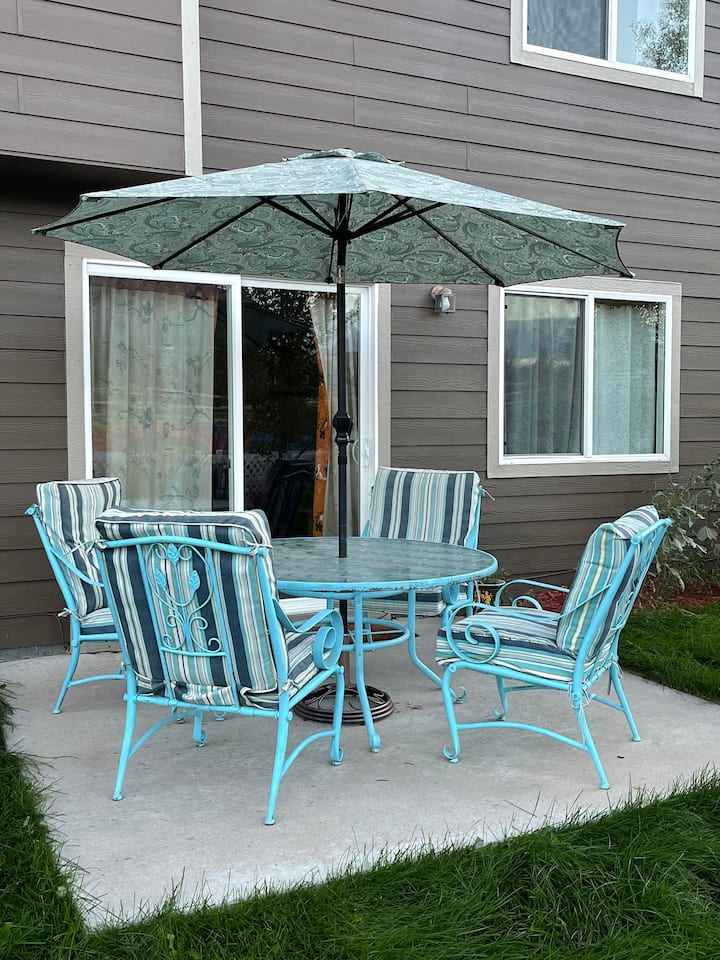 Sunny Garden Apartment • Patio • Peaceful Retreat - Fort Collins, CO