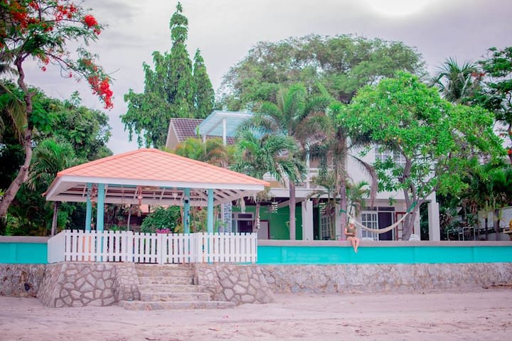 Aramvej Beach House - Hua Hin