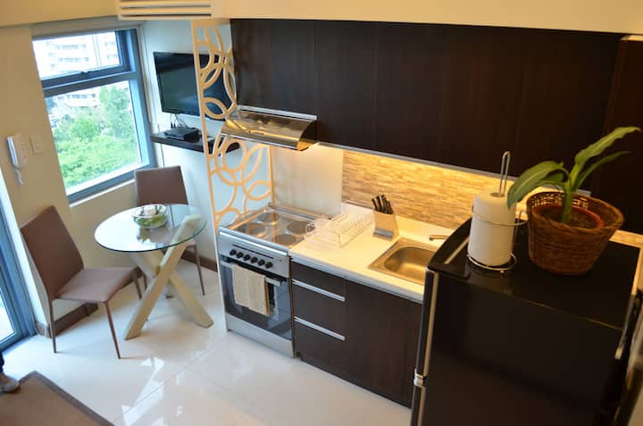 Stylish Loft Close To Greenbelt - Makati