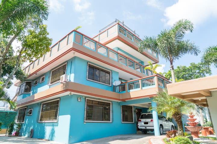 Maharlika's Peak A Dog-friendly Tagaytay House - Tagaytay