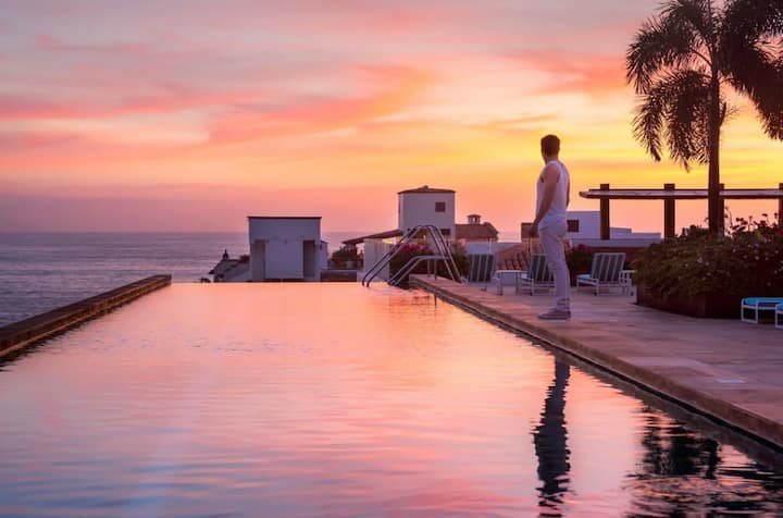 Luxury Condo Ocean Views Rooftop Pool Romantic Zone Steps To The Beach - Puerto Vallarta