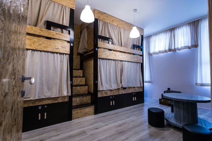 Room L 10 - Dorm Shared Bathrooms - Niš