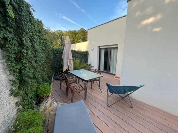 Chambre Privée Avec Salle De Bain + Petit Déjeuner - Meyzieu