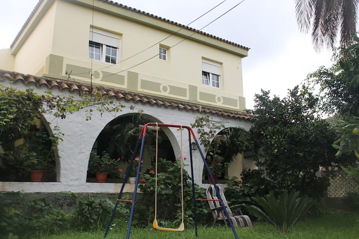 El Chaparral. Una Casa Con Vistas En Madroñal - Las Palmas de Gran Canaria, España