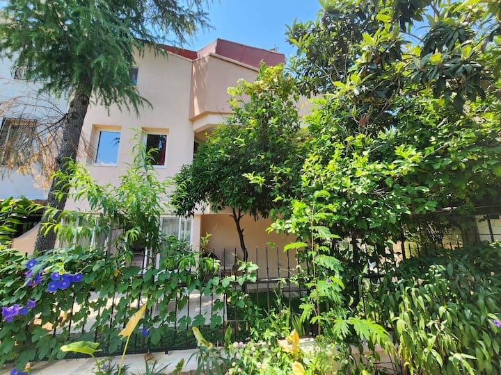 Cheerfull Villa With 4-bedroom And A Free Parking - Marmaris