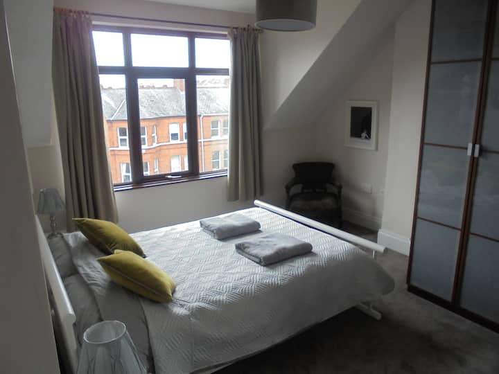 Cyprus Lofts Room 2 - Belfast