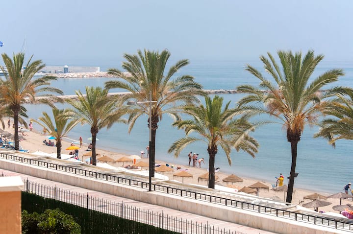Primera Línea De Playa, Céntrico. - Marbella