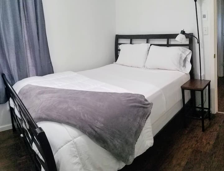 Little Blue House By The River|trinity Groves - Dallas, TX