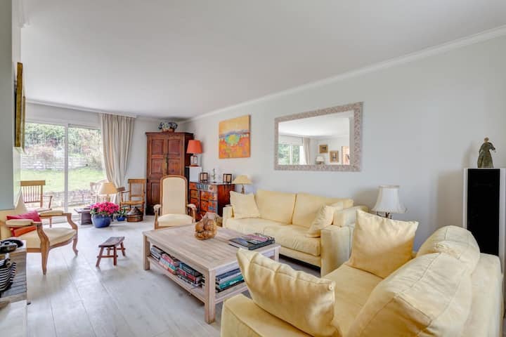 Maison De Charme Au Centre De Rueil-malmaison - Rueil-Malmaison