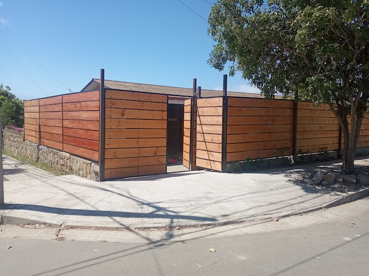 Cabaña Esquina 5 Cuadras Al Mar Frente Club Golf - Papudo