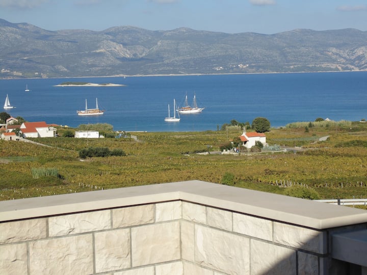 Luxury App With Gorgeous View - Lombarda