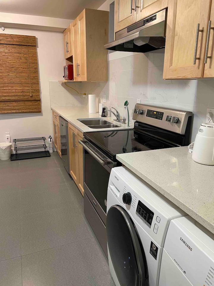 820sft 2br 2ba Suite In A Newly Built House - Burnaby