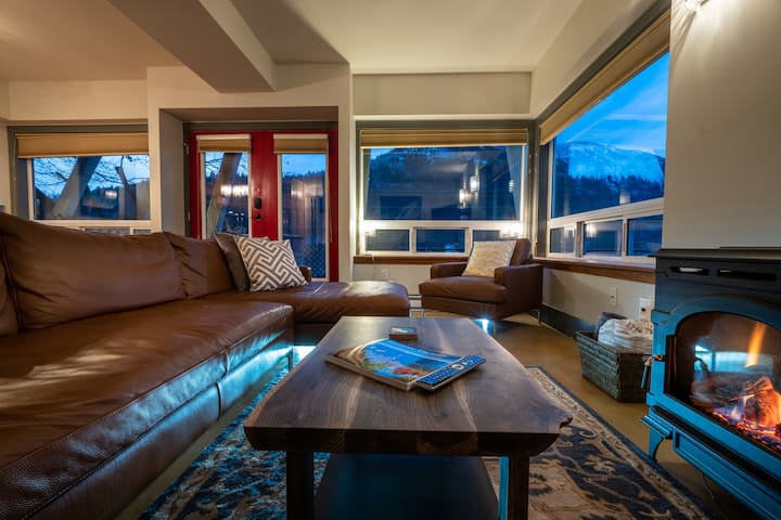 Downtown 1-bed Suite With Free Parking On Premises - Nelson