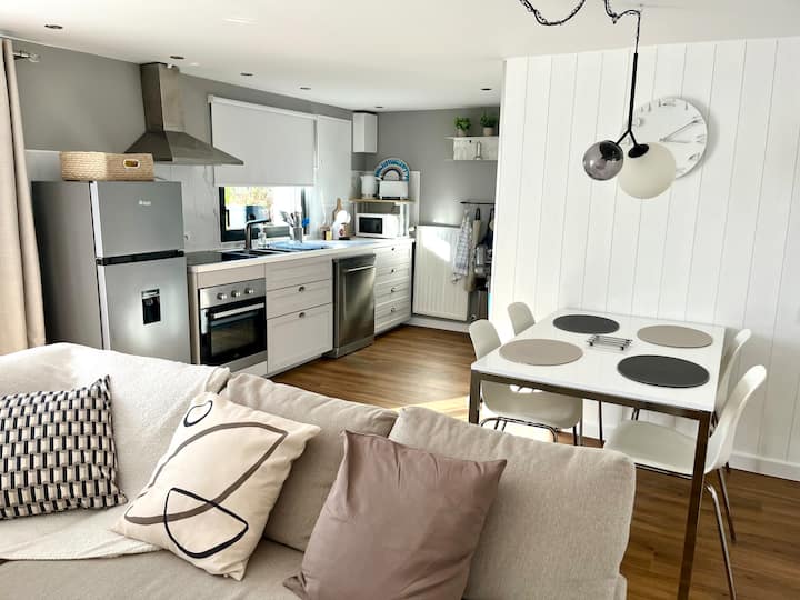 Superbe T2 3* 40 M2 Avec Parking Et Terrasse - Aix-les-Bains